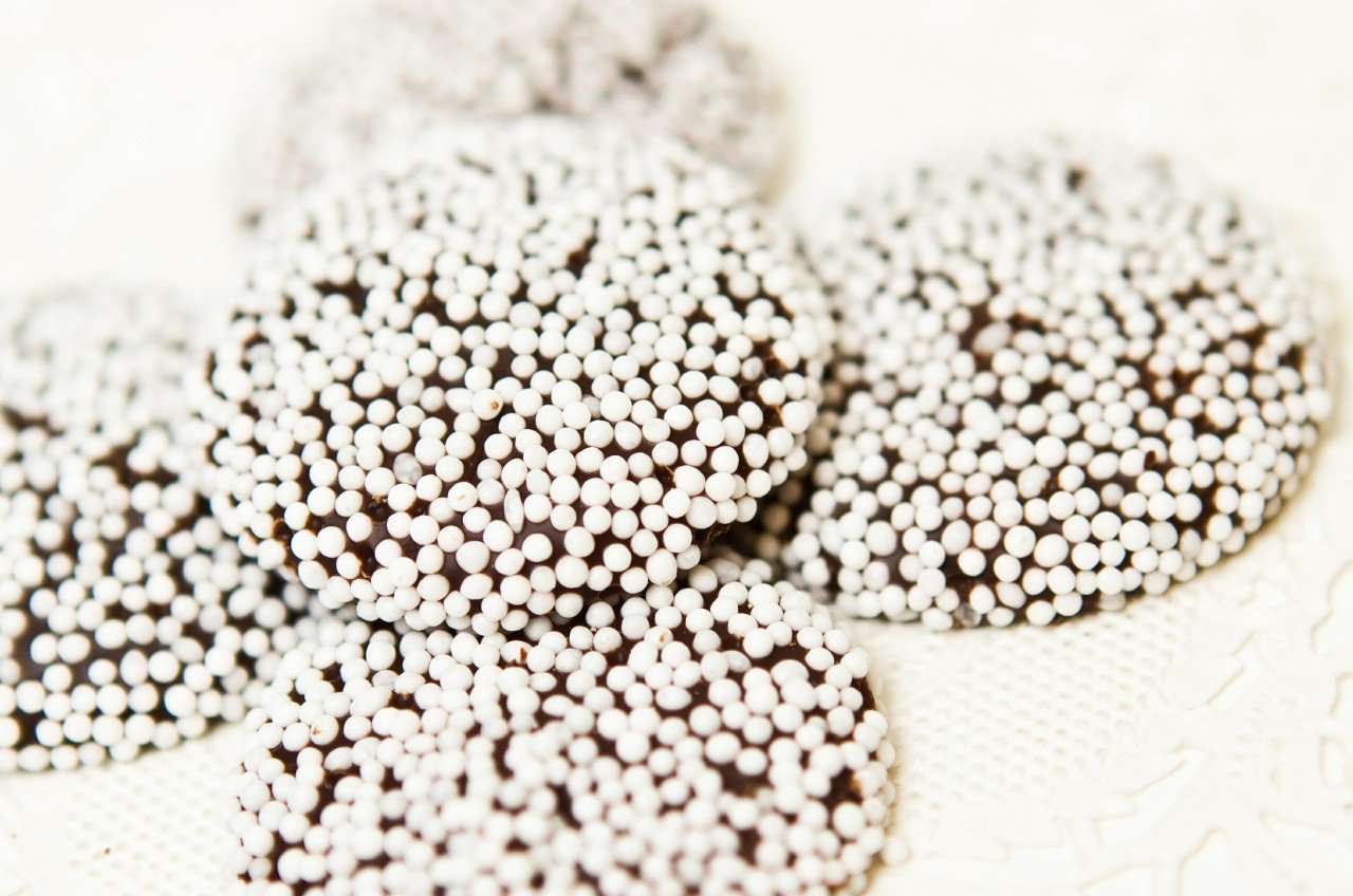 Non Pareils Dark Semi Sweet | Wahl's Candies